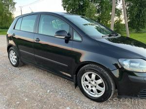 Black Volkswagen Golf Plus 2007 in Valmiera, with an engine capacity of 1.90 L and mileage of 330 thousand km for 1950 €, photo 4 on AUTOMOTO.COM.LV