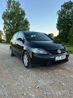 Black Volkswagen Golf Plus 2007 in Valmiera, with an engine capacity of 1.90 L and mileage of 330 thousand km for 1950 €, photo 6 on AUTOMOTO.COM.LV