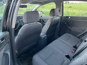 Black Volkswagen Golf Plus 2007 in Valmiera, with an engine capacity of 1.90 L and mileage of 330 thousand km for 1950 €, photo 9 on AUTOMOTO.COM.LV