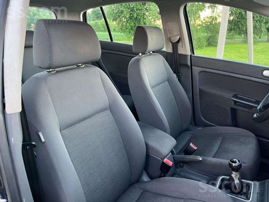 Black Volkswagen Golf Plus 2007 in Valmiera, with an engine capacity of 1.90 L and mileage of 330 thousand km for 1950 €, photo 11 on AUTOMOTO.COM.LV