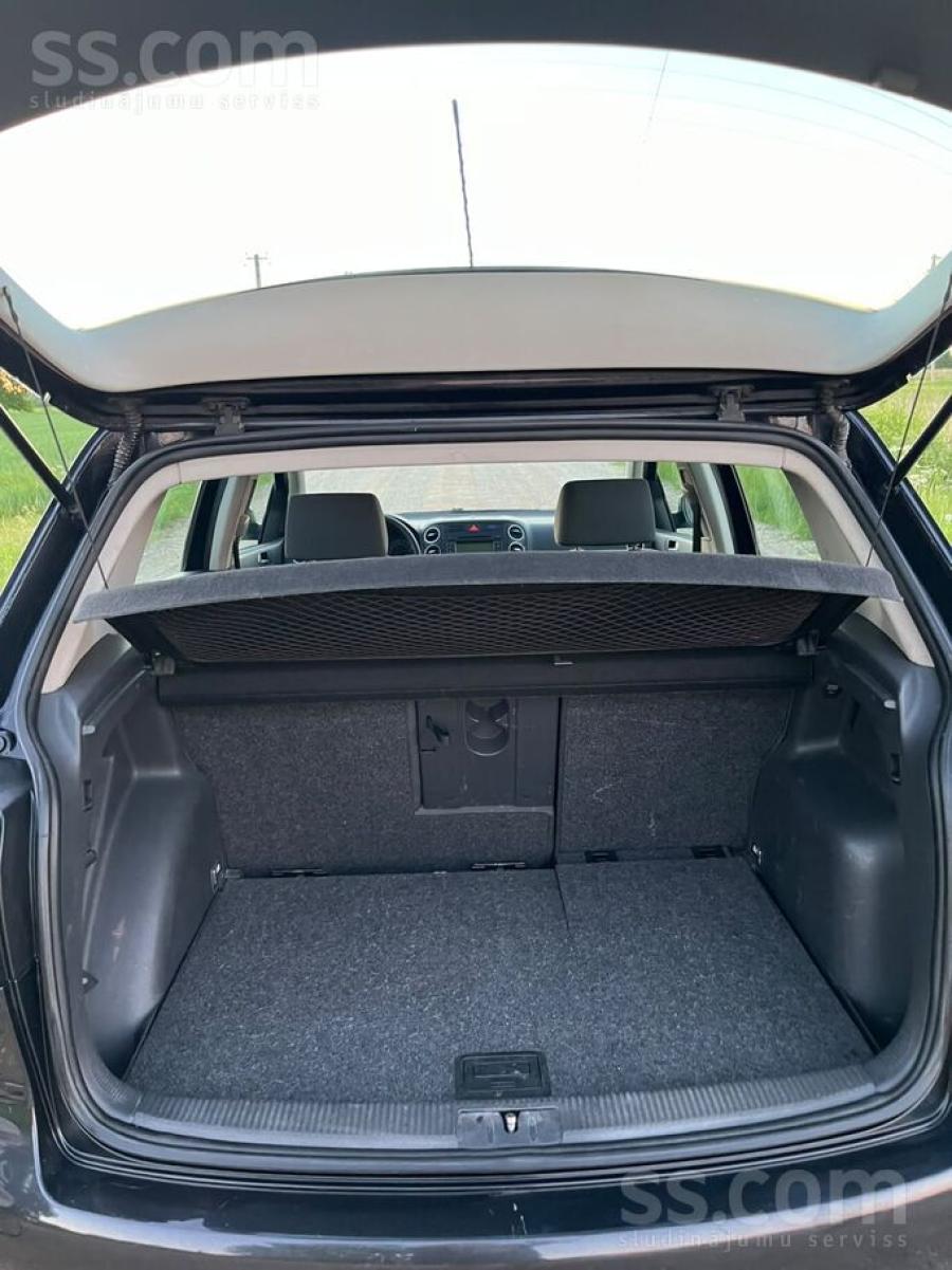 Black Volkswagen Golf Plus 2007 in Valmiera, with an engine capacity of 1.90 L and mileage of 330 thousand km for 1950 €, photo 13 on AUTOMOTO.COM.LV