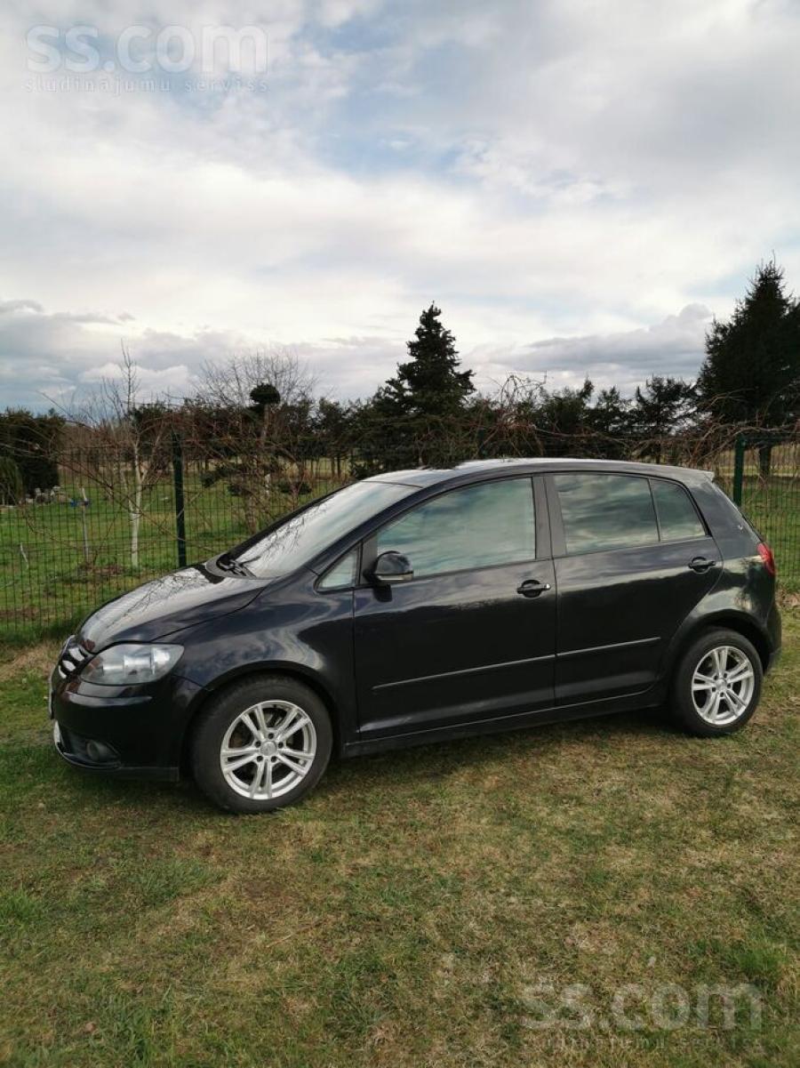 Melns Volkswagen Golf Plus 2007 Daugavpils, ar dzinēja tilpumu 1.90 L un nobraukumu 280 tūkst. km par 3100 €, foto 1 vietnē AUTOMOTO.COM.LV