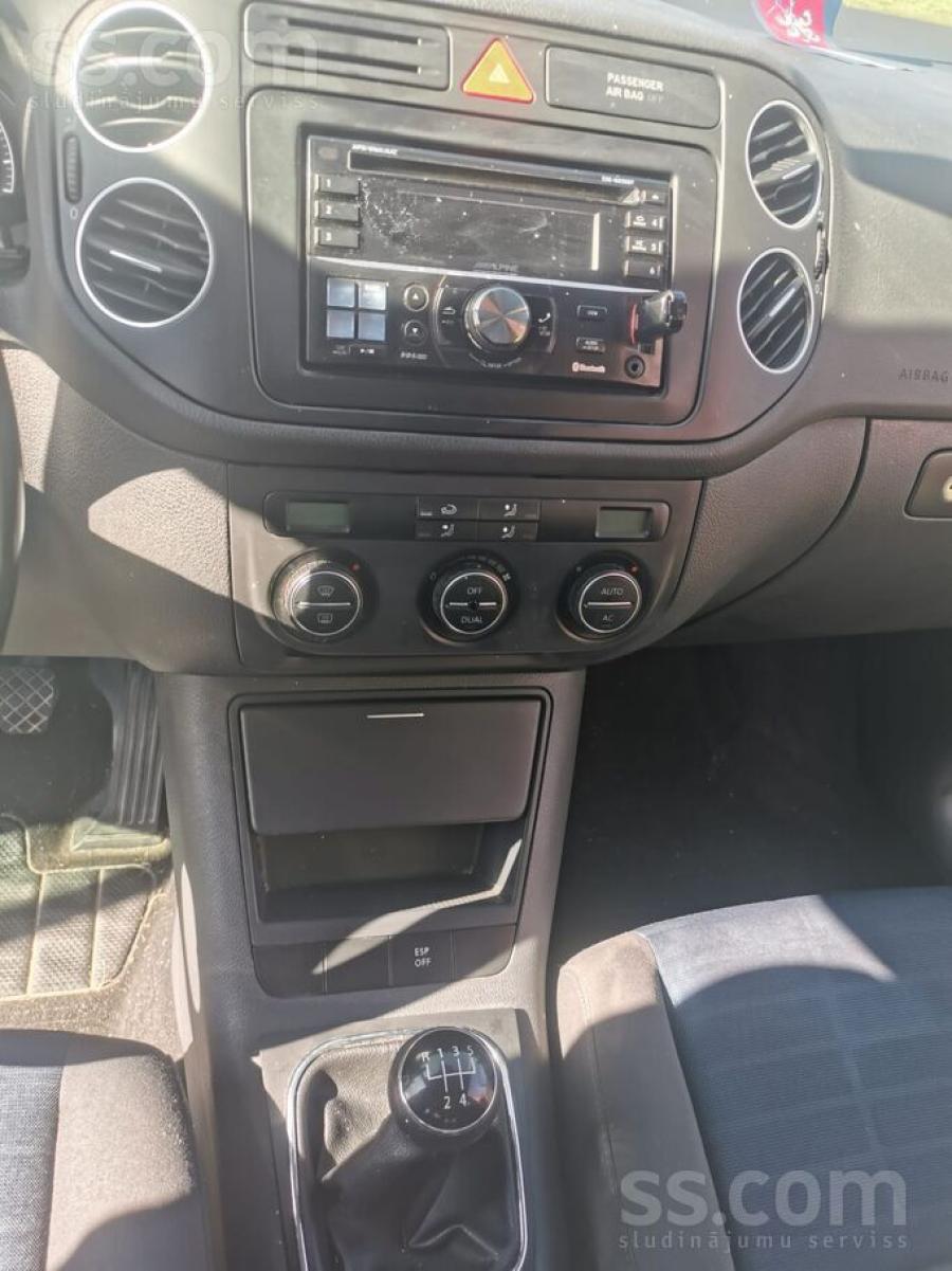 Melns Volkswagen Golf Plus 2007 Daugavpils, ar dzinēja tilpumu 1.90 L un nobraukumu 280 tūkst. km par 3100 €, foto 5 vietnē AUTOMOTO.COM.LV