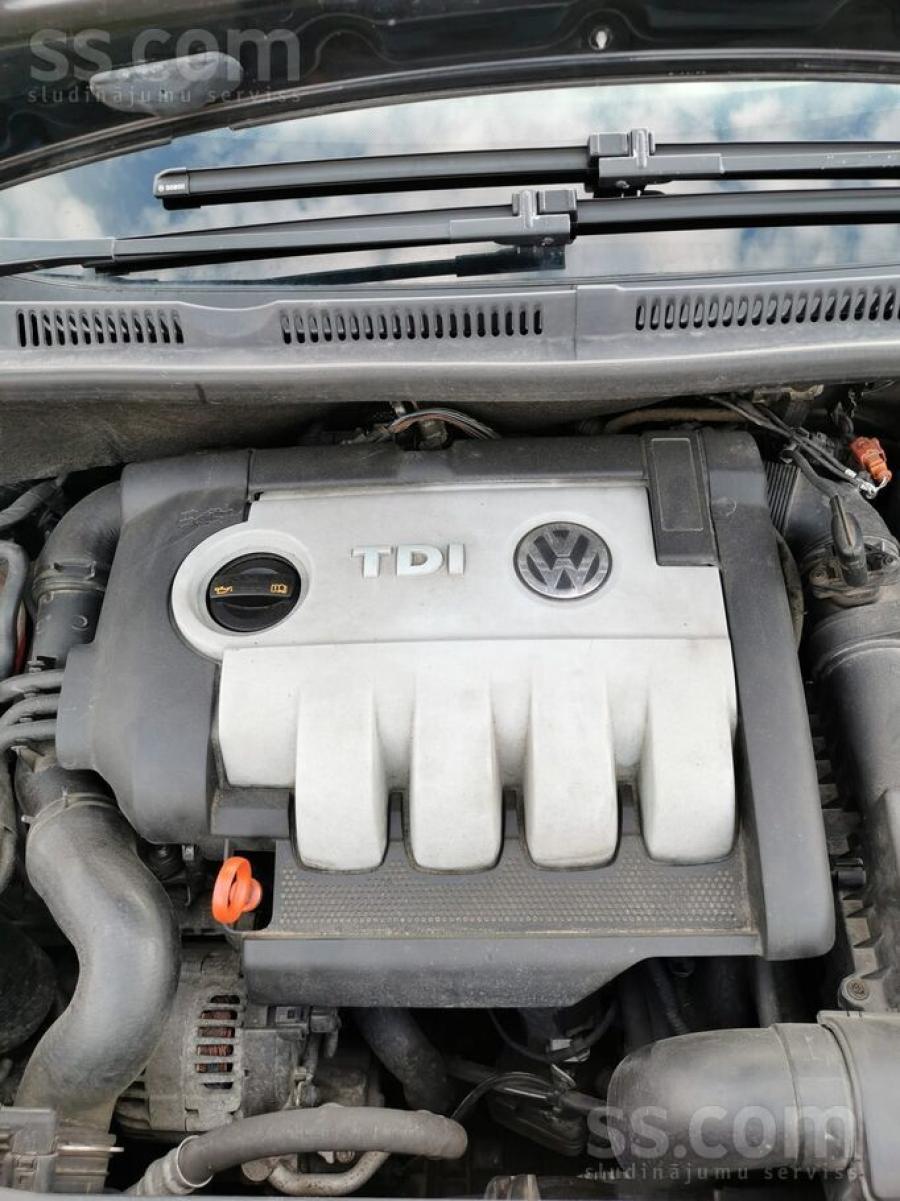 Melns Volkswagen Golf Plus 2007 Daugavpils, ar dzinēja tilpumu 1.90 L un nobraukumu 280 tūkst. km par 3100 €, foto 6 vietnē AUTOMOTO.COM.LV