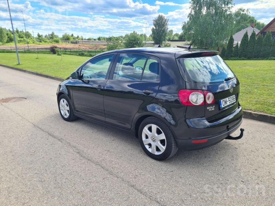 Black Volkswagen Golf Plus 2007 in Ludza, with an engine capacity of 1.90 L and mileage of 0 thousand km for 3850 €, photo 3 on AUTOMOTO.COM.LV
