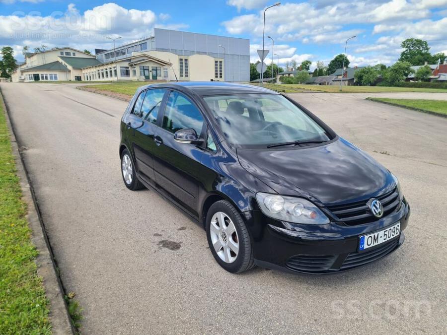 Black Volkswagen Golf Plus 2007 in Ludza, with an engine capacity of 1.90 L and mileage of 0 thousand km for 3850 €, photo 6 on AUTOMOTO.COM.LV