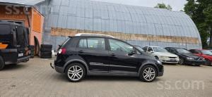 Black Volkswagen Golf Plus 2007 in Valmiera, with an engine capacity of 1.60 L and mileage of 270 thousand km for 2000 €, photo 3 on AUTOMOTO.COM.LV