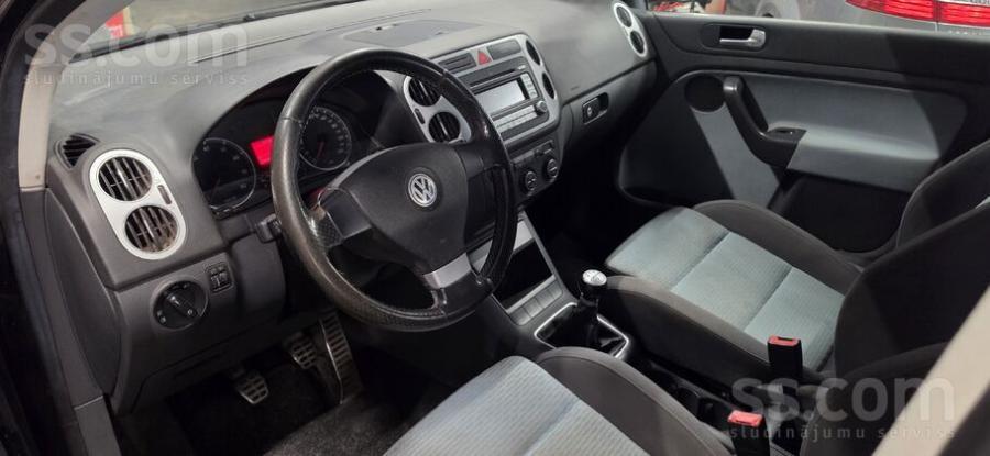 Black Volkswagen Golf Plus 2007 in Valmiera, with an engine capacity of 1.60 L and mileage of 270 thousand km for 2000 €, photo 9 on AUTOMOTO.COM.LV