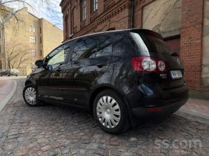 Черный Фольксваген Гольф Плюс 2007 в Цесис, объемом двигателя 1.90 л и пробегом 347 тыс. км за 2990 €, фото 5 на AUTOMOTO.COM.LV