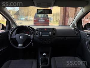 Черный Фольксваген Гольф Плюс 2007 в Цесис, объемом двигателя 1.90 л и пробегом 347 тыс. км за 2990 €, фото 14 на AUTOMOTO.COM.LV