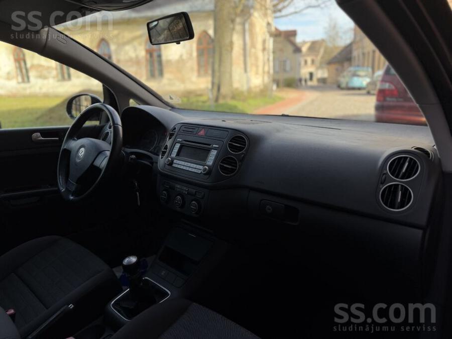 Черный Фольксваген Гольф Плюс 2007 в Цесис, объемом двигателя 1.90 л и пробегом 347 тыс. км за 2990 €, фото 27 на AUTOMOTO.COM.LV