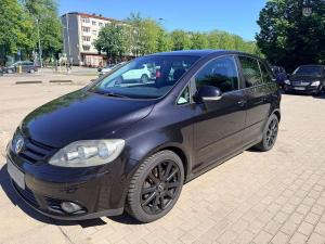 Melns Volkswagen Golf Plus 2007 Klaipėda, ar dzinēja tilpumu 1.90 L un nobraukumu 303 tūkst. km par 1439 €, foto  vietnē AUTOMOTO.COM.LV