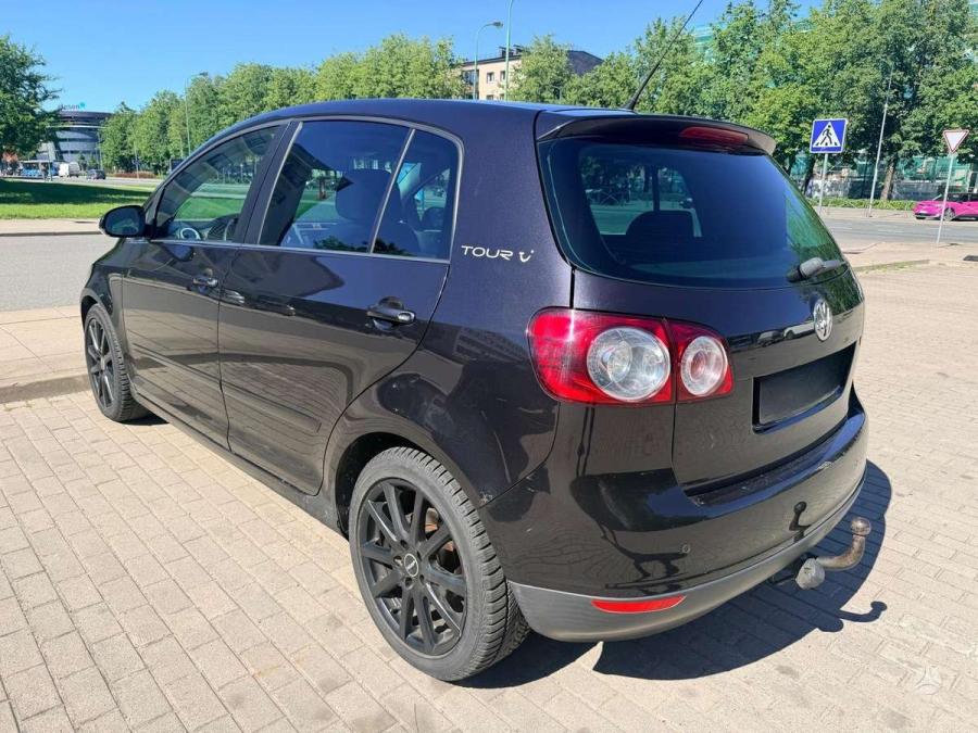 Melns Volkswagen Golf Plus 2007 Klaipėda, ar dzinēja tilpumu 1.90 L un nobraukumu 303 tūkst. km par 1439 €, foto 4 vietnē AUTOMOTO.COM.LV