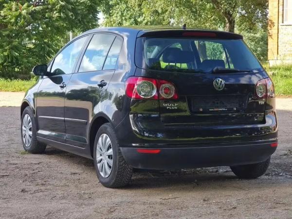 Melns Volkswagen Golf Plus 2007 Grobiņa, ar dzinēja tilpumu 1.90 L un nobraukumu 287 tūkst. km par 3800 €, foto 3 vietnē AUTOMOTO.COM.LV