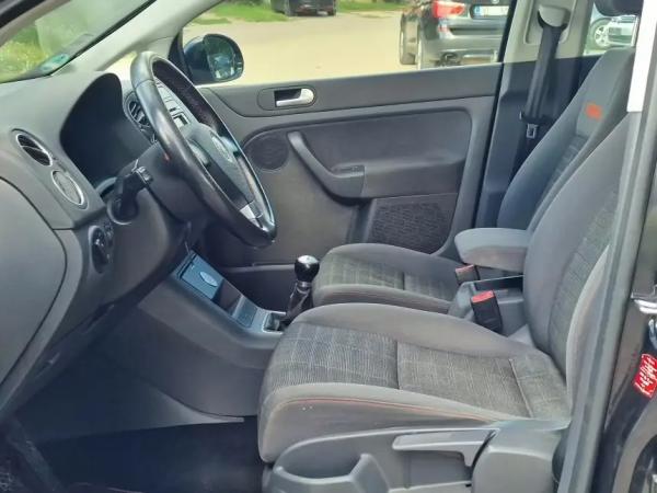 Black Volkswagen Golf Plus 2007 in Grobiņa, with an engine capacity of 1.90 L and mileage of 287 thousand km for 3800 €, photo 2 on AUTOMOTO.COM.LV