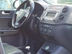 Black Volkswagen Golf Plus 2007 in Grobiņa, with an engine capacity of 1.90 L and mileage of 287 thousand km for 3800 €, photo 9 on AUTOMOTO.COM.LV