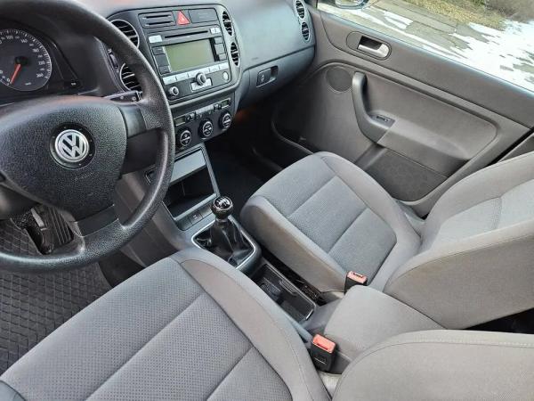 Black Volkswagen Golf Plus 2007 in Jekabpils, with an engine capacity of 1.90 L and mileage of 269 thousand km for 2390 €, photo 8 on AUTOMOTO.COM.LV