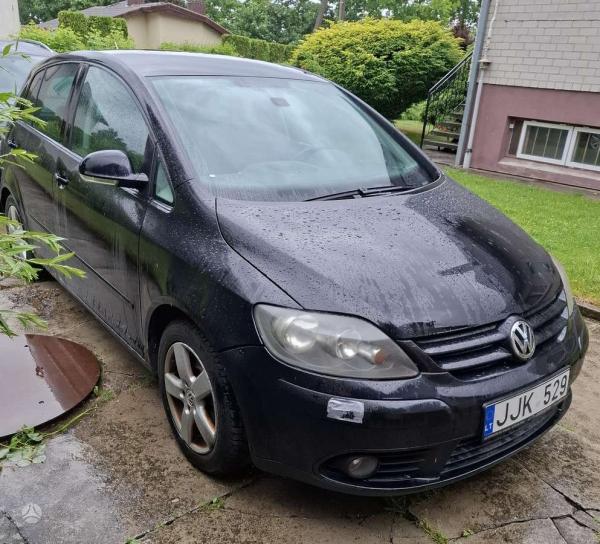 Melns Volkswagen Golf Plus 2007 Viļņa, ar dzinēja tilpumu 1.90 L un nobraukumu 310 tūkst. km par 1500 €, foto 1 vietnē AUTOMOTO.COM.LV