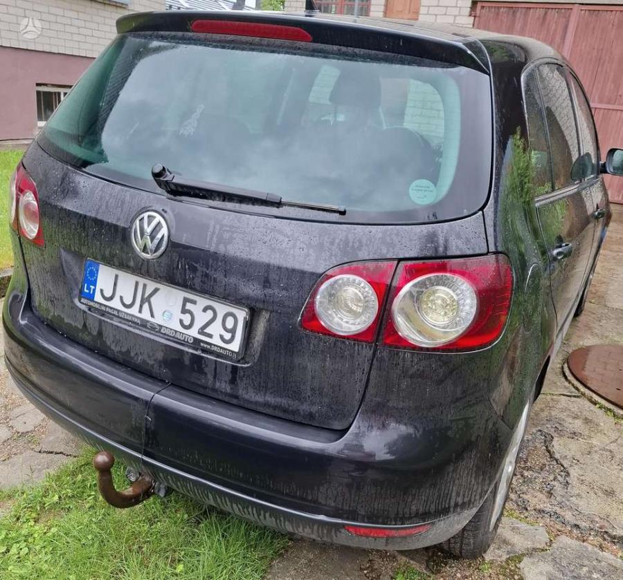 Black Volkswagen Golf Plus 2007 in Vilnius, with an engine capacity of 1.90 L and mileage of 310 thousand km for 1500 €, photo 4 on AUTOMOTO.COM.LV