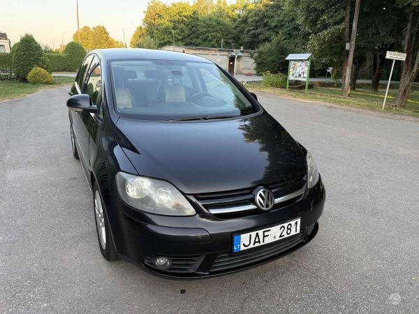 Black Volkswagen Golf Plus 2007 in Alytus, with an engine capacity of 1.97 L and mileage of 325 thousand km for 1950 €, photo 3 on AUTOMOTO.COM.LV