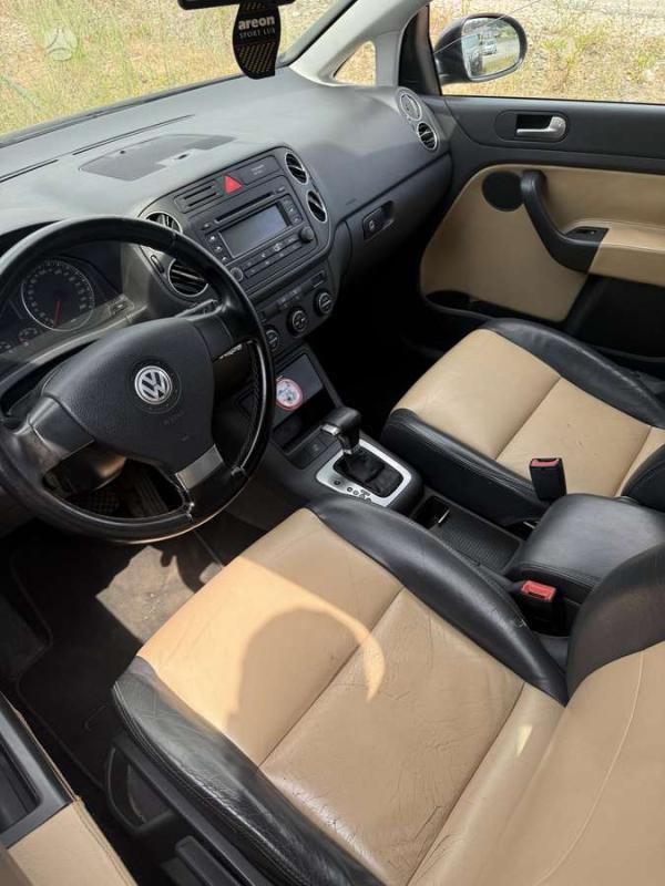 Black Volkswagen Golf Plus 2007 in Alytus, with an engine capacity of 1.97 L and mileage of 325 thousand km for 1950 €, photo 8 on AUTOMOTO.COM.LV