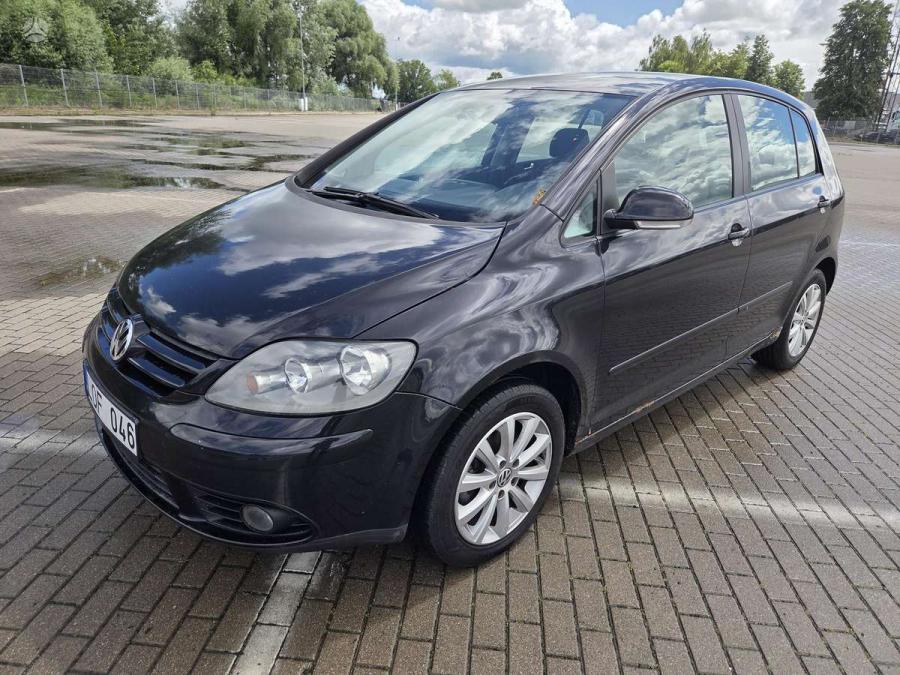 Black Volkswagen Golf Plus 2007 in Marijampole, with an engine capacity of 1.97 L and mileage of 387 thousand km for 1550 €, photo 1 on AUTOMOTO.COM.LV