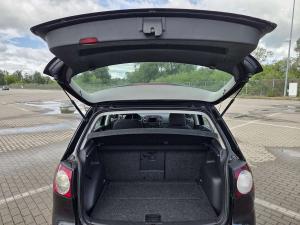 Black Volkswagen Golf Plus 2007 in Marijampole, with an engine capacity of 1.97 L and mileage of 387 thousand km for 1550 €, photo 16 on AUTOMOTO.COM.LV