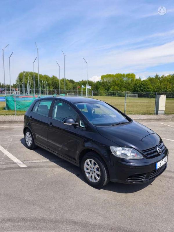 Melns Volkswagen Golf Plus 2007 Palanga, ar dzinēja tilpumu 1.39 L un nobraukumu 220 tūkst. km par 2300 €, foto 1 vietnē AUTOMOTO.COM.LV
