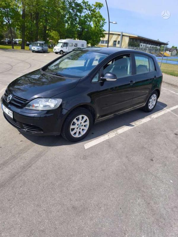 Melns Volkswagen Golf Plus 2007 Palanga, ar dzinēja tilpumu 1.39 L un nobraukumu 220 tūkst. km par 2300 €, foto 2 vietnē AUTOMOTO.COM.LV