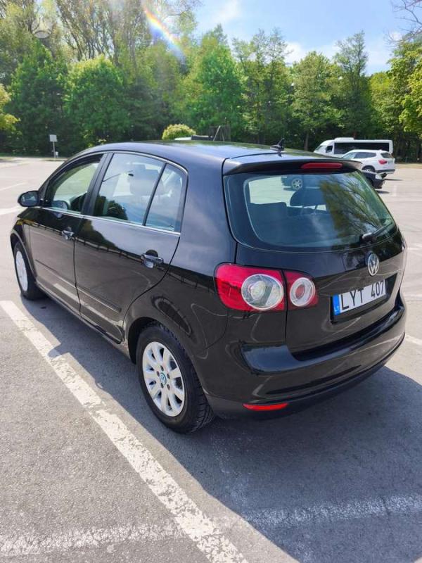 Melns Volkswagen Golf Plus 2007 Palanga, ar dzinēja tilpumu 1.39 L un nobraukumu 220 tūkst. km par 2300 €, foto 3 vietnē AUTOMOTO.COM.LV