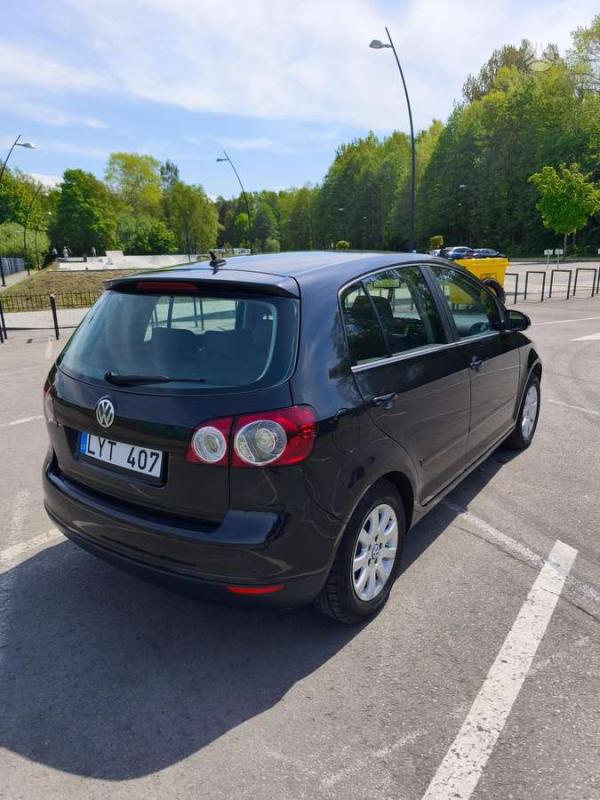 Melns Volkswagen Golf Plus 2007 Palanga, ar dzinēja tilpumu 1.39 L un nobraukumu 220 tūkst. km par 2300 €, foto 4 vietnē AUTOMOTO.COM.LV
