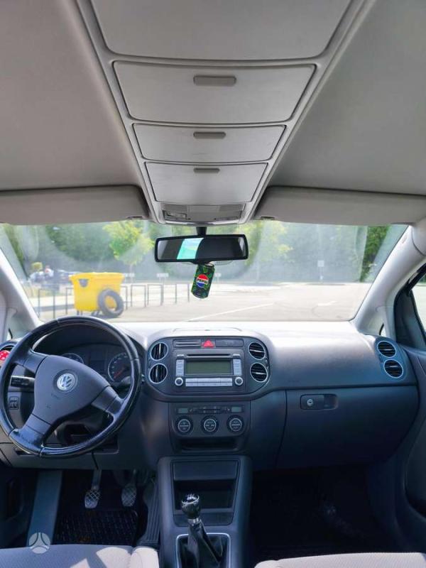 Melns Volkswagen Golf Plus 2007 Palanga, ar dzinēja tilpumu 1.39 L un nobraukumu 220 tūkst. km par 2300 €, foto 5 vietnē AUTOMOTO.COM.LV