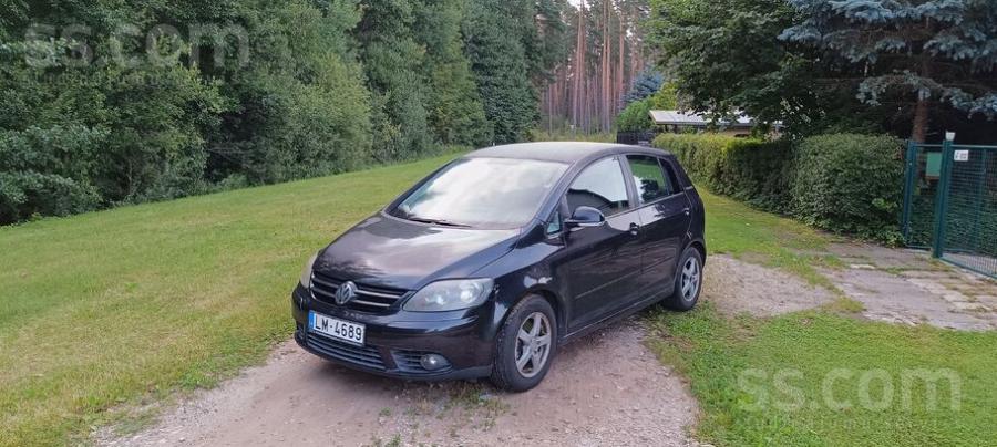 Black Volkswagen Golf Plus 2007 in Riga, with an engine capacity of 1.90 L and mileage of 336 thousand km for 1750 €, photo 1 on AUTOMOTO.COM.LV
