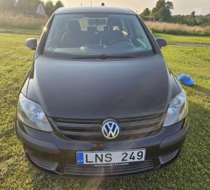 Melns Volkswagen Golf Plus 2007 Vievis, ar dzinēja tilpumu 1.90 L un nobraukumu 178 tūkst. km par 2000 €, foto  vietnē AUTOMOTO.COM.LV