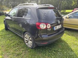 Black Volkswagen Golf Plus 2007 in Tukums, with an engine capacity of 1.90 L and mileage of 300 thousand km for 950 €, photo 3 on AUTOMOTO.COM.LV