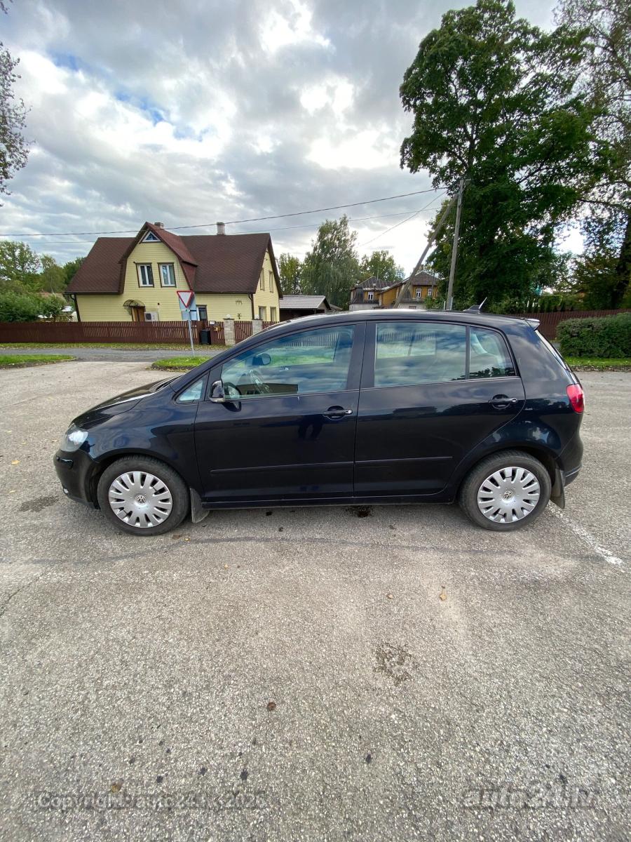 Melns Volkswagen Golf Plus 2007 Tallina, ar dzinēja tilpumu 1.40 L un nobraukumu 0 tūkst. km par 3300 €, foto 4 vietnē AUTOMOTO.COM.LV