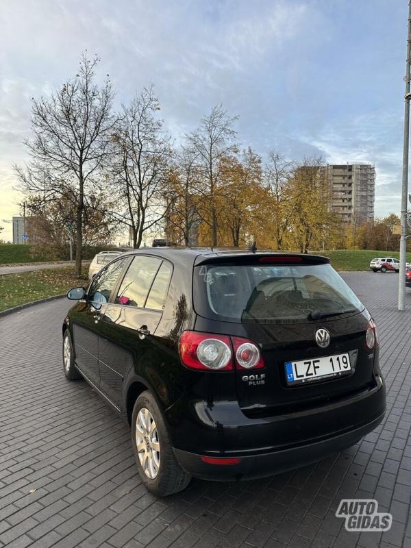 Black Volkswagen Golf Plus 2007 in Kaunas, with an engine capacity of 1.90 L and mileage of 378 thousand km for 1700 €, photo 3 on AUTOMOTO.COM.LV