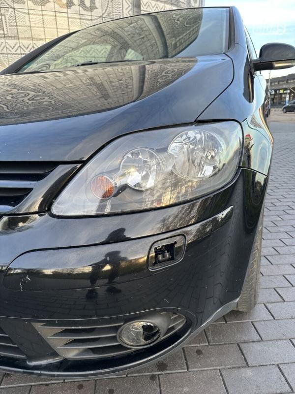 Black Volkswagen Golf Plus 2007 in Kaunas, with an engine capacity of 1.90 L and mileage of 378 thousand km for 1700 €, photo 6 on AUTOMOTO.COM.LV