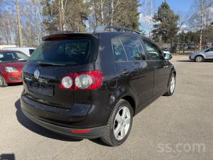 Black Volkswagen Golf Plus 2008 in Riga, with an engine capacity of 2.00 L and mileage of 237 thousand km for 3680 €, photo 2 on AUTOMOTO.COM.LV