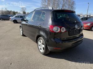 Black Volkswagen Golf Plus 2008 in Riga, with an engine capacity of 2.00 L and mileage of 237 thousand km for 3680 €, photo 3 on AUTOMOTO.COM.LV