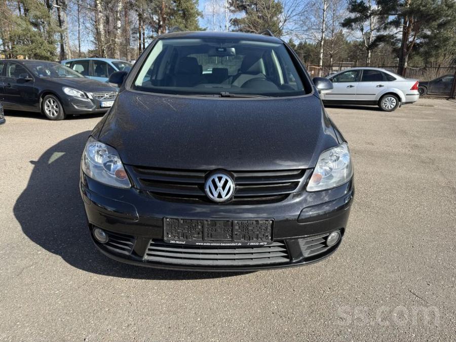 Black Volkswagen Golf Plus 2008 in Riga, with an engine capacity of 2.00 L and mileage of 237 thousand km for 3680 €, photo 6 on AUTOMOTO.COM.LV