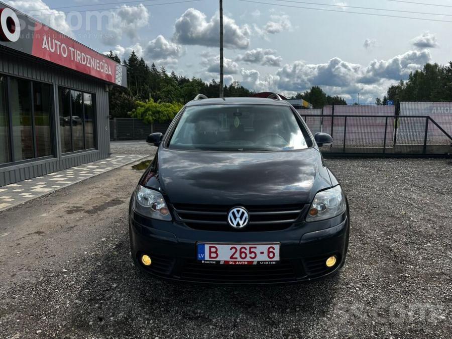 Black Volkswagen Golf Plus 2008 in Valmiera, with an engine capacity of 1.40 L and mileage of 0 thousand km for 1250 €, photo 8 on AUTOMOTO.COM.LV