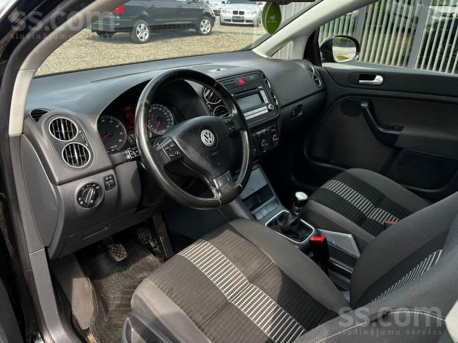 Black Volkswagen Golf Plus 2008 in Valmiera, with an engine capacity of 1.40 L and mileage of 0 thousand km for 1250 €, photo 9 on AUTOMOTO.COM.LV