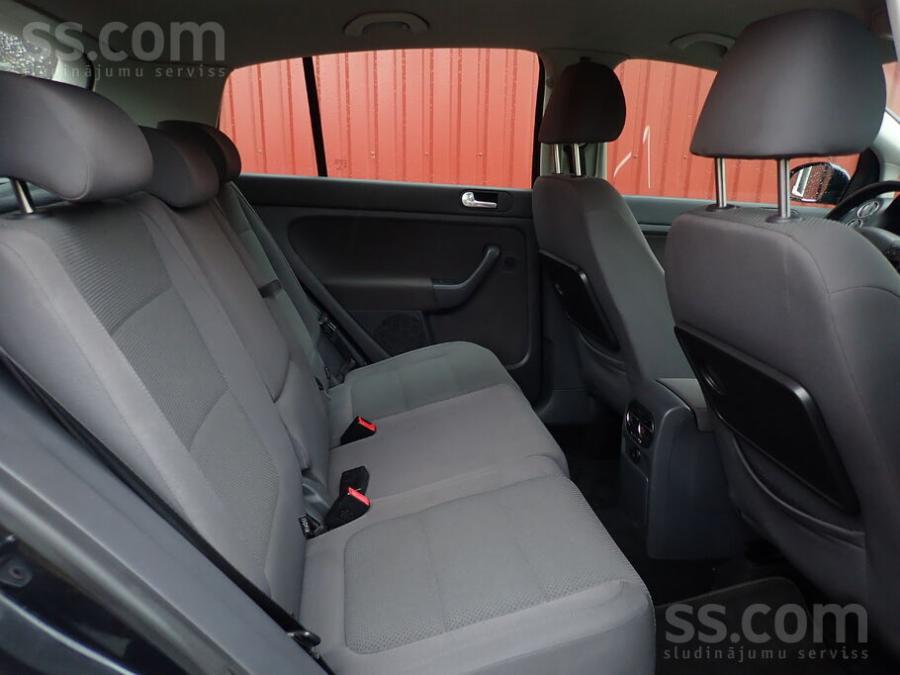 Melns Volkswagen Golf Plus 2008 Liepāja, ar dzinēja tilpumu 1.90 L un nobraukumu 235 tūkst. km par 3450 €, foto 5 vietnē AUTOMOTO.COM.LV