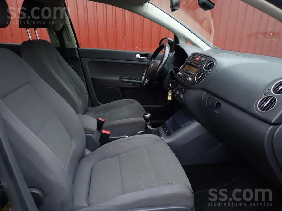 Melns Volkswagen Golf Plus 2008 Liepāja, ar dzinēja tilpumu 1.90 L un nobraukumu 235 tūkst. km par 3450 €, foto 6 vietnē AUTOMOTO.COM.LV