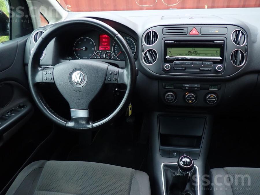 Melns Volkswagen Golf Plus 2008 Liepāja, ar dzinēja tilpumu 1.90 L un nobraukumu 235 tūkst. km par 3450 €, foto 7 vietnē AUTOMOTO.COM.LV