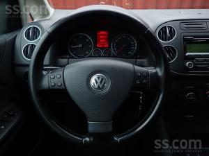 Melns Volkswagen Golf Plus 2008 Liepāja, ar dzinēja tilpumu 1.90 L un nobraukumu 235 tūkst. km par 3450 €, foto 8 vietnē AUTOMOTO.COM.LV