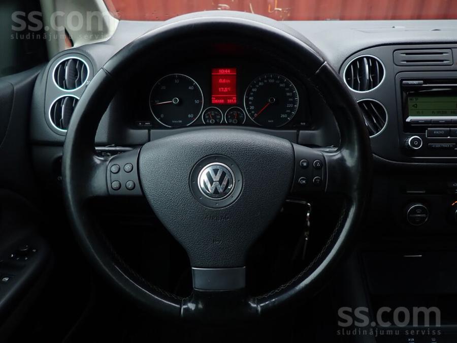 Melns Volkswagen Golf Plus 2008 Liepāja, ar dzinēja tilpumu 1.90 L un nobraukumu 235 tūkst. km par 3450 €, foto 8 vietnē AUTOMOTO.COM.LV