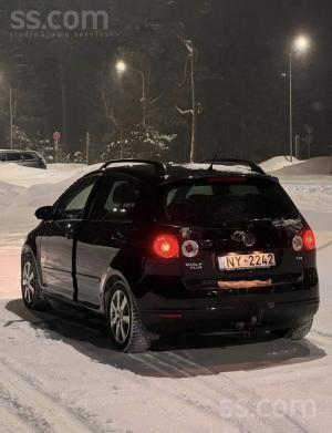 Melns Volkswagen Golf Plus 2008 Daugavpils, ar dzinēja tilpumu 1.90 L un nobraukumu 307 tūkst. km par 2900 €, foto  vietnē AUTOMOTO.COM.LV