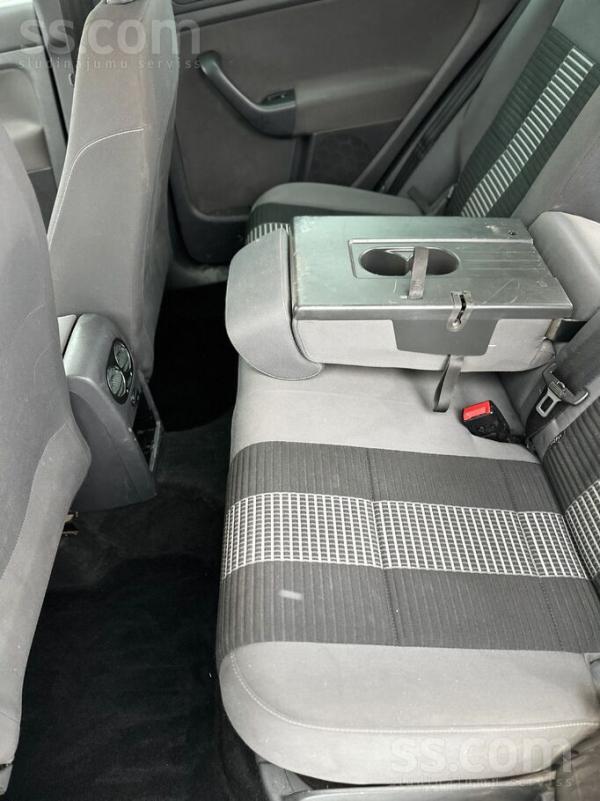 Black Volkswagen Golf Plus 2008 in Daugavpils, with an engine capacity of 1.90 L and mileage of 307 thousand km for 2900 €, photo 8 on AUTOMOTO.COM.LV